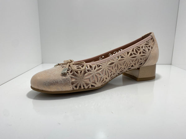 PItillos PI1401 Low Heel Court Shoe – Perfect Pair Ltd